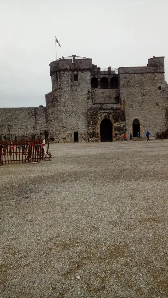 Limerick: Limerick Castle – Ireland: The Final Frontier